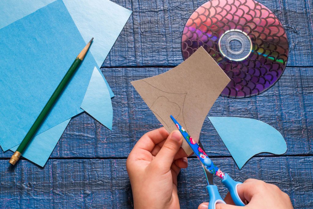 Homeschool Art Project: CD Fish Art ~ Relax Lang Mom